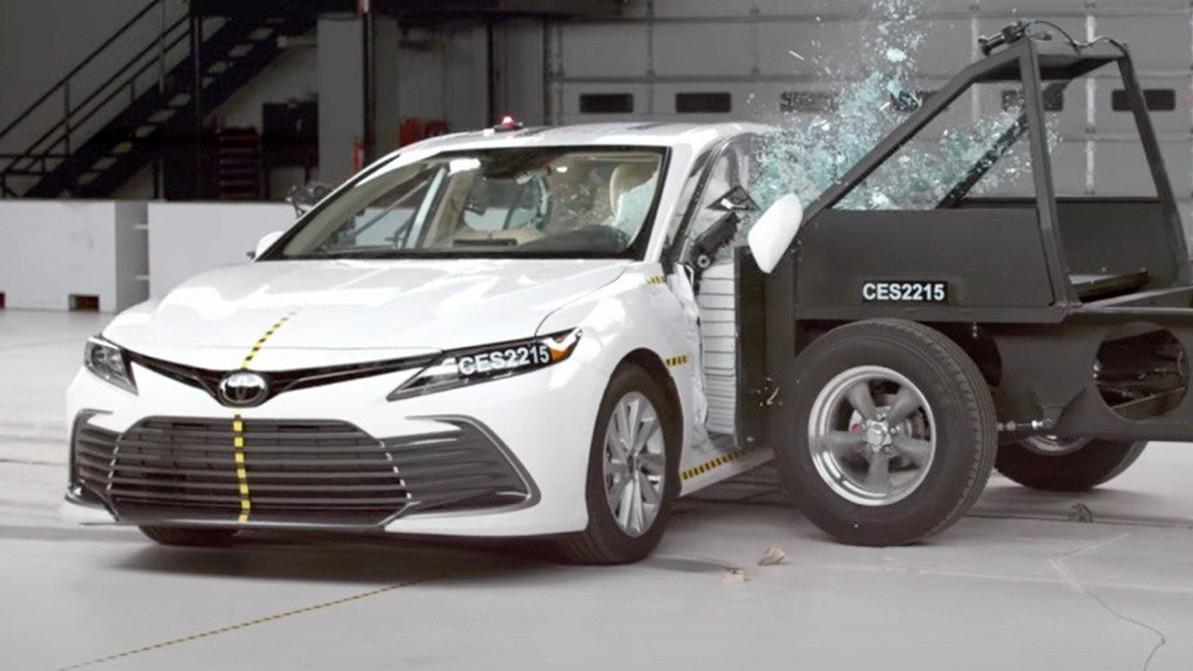 Toyota Camry провалила новый краш-тест IIHS — Kolesa.kz || Почитать