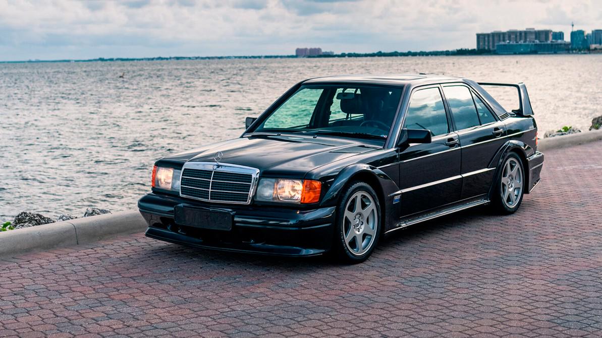 В продаже появился уникальный Mercedes-Benz 190E Evo II. Он новый ...