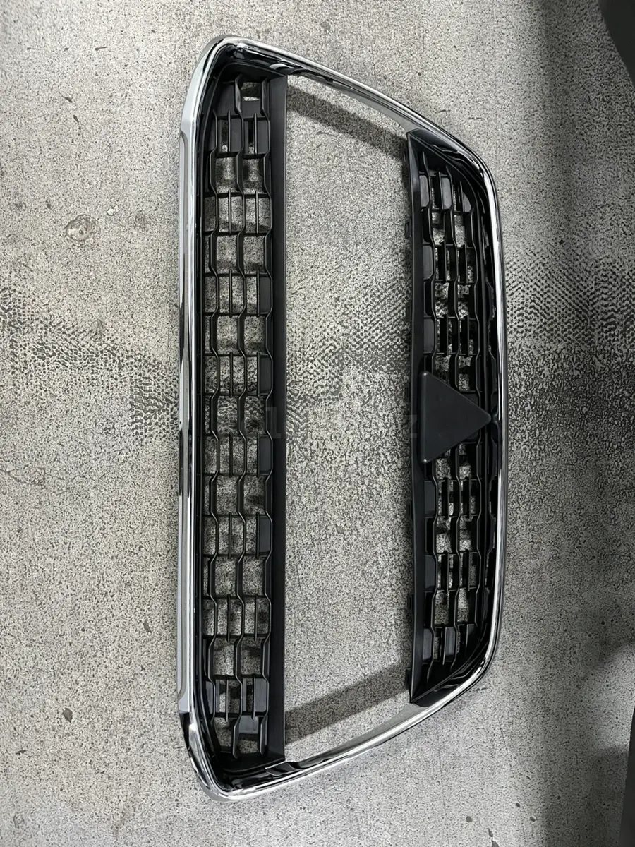 Решетка Mitsubishi ASX в Алматы - №164325652: купить запчасти на Колёсах