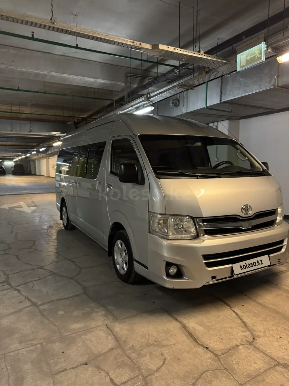 Продажа Toyota Hiace 2013 года в Алматы - №207306744: цена 14000000 ...