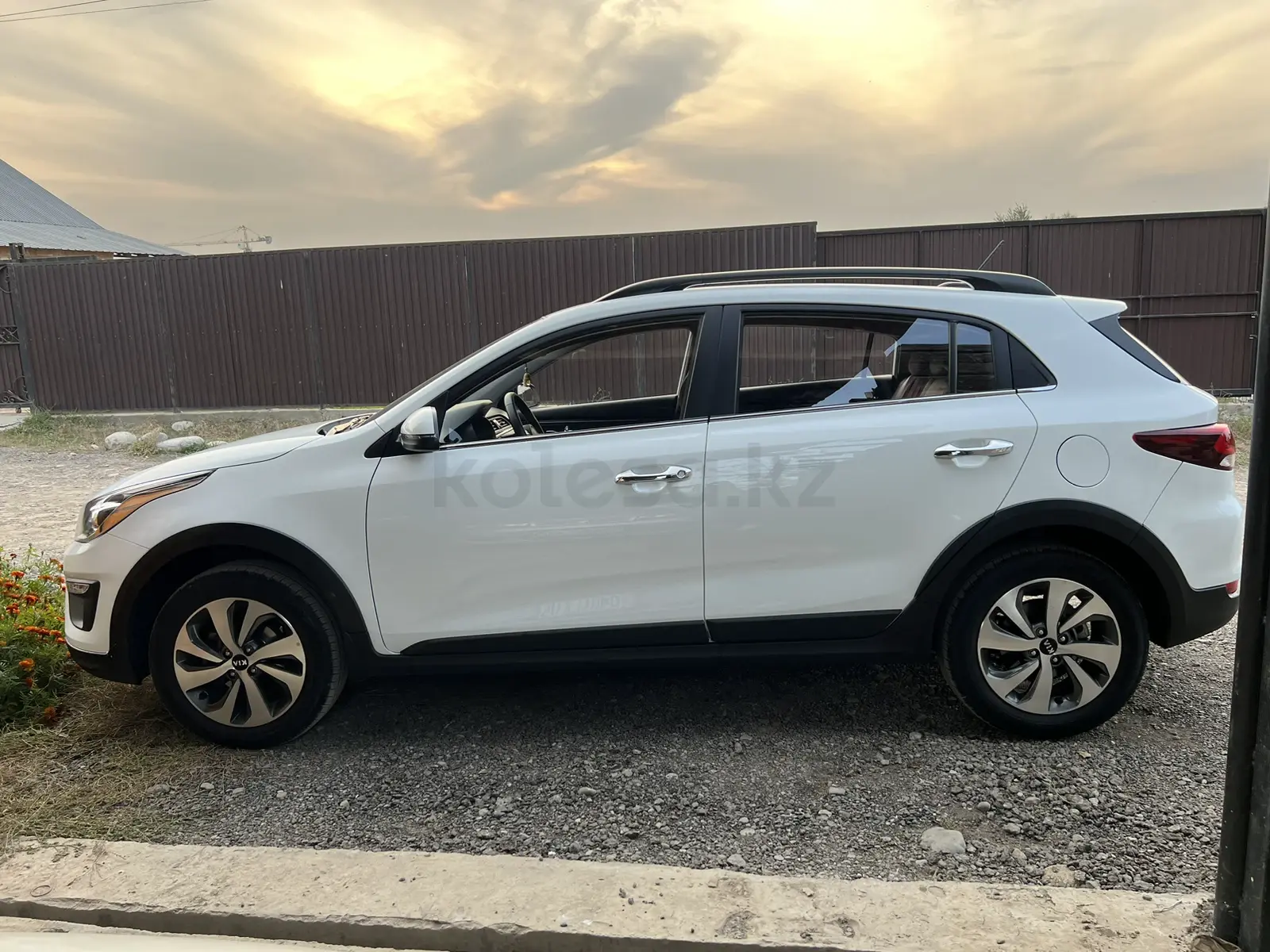 Продажа Kia Rio X-Line 2020 года в Алматы - №161200379: цена 9000000₸. Купить Kia Rio X-Line ...