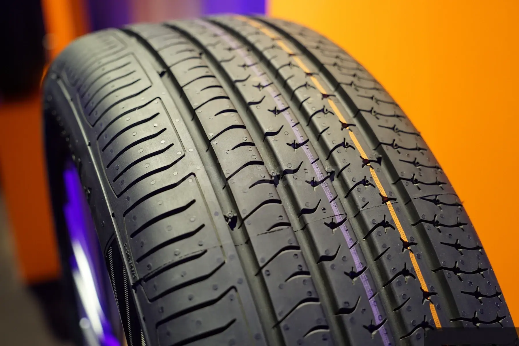 Шины Continental 235/45/r19 UC в Алматы — объявление №165698603: шины ...