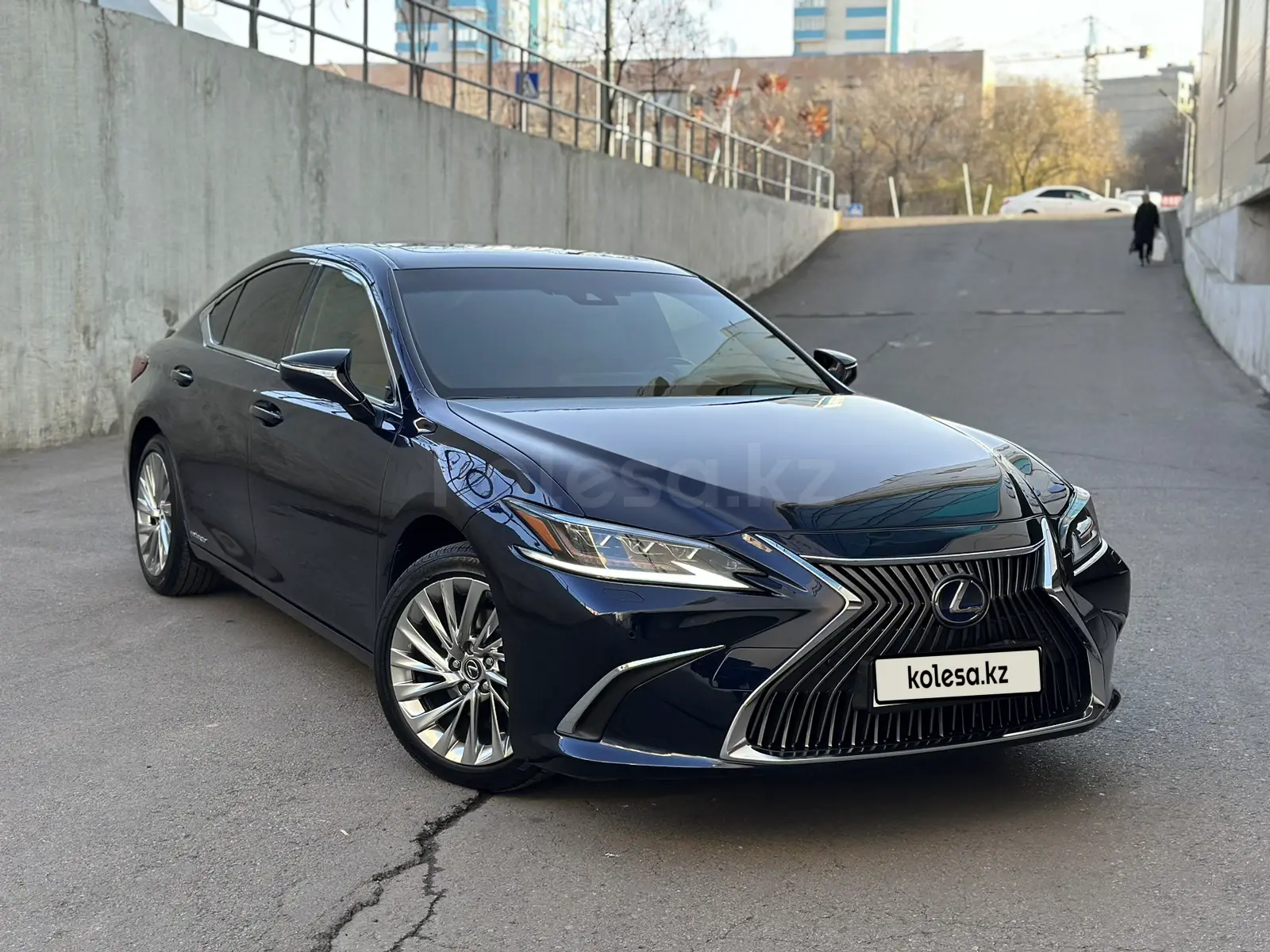 Продажа Lexus ES 300h 2020 года в Алматы - №162330553: цена 19800000₸. Купить Lexus ES 300h — Колёса