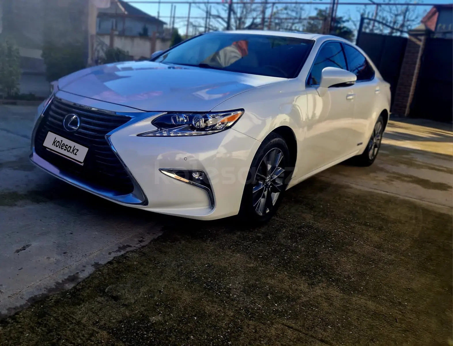 Продажа Lexus ES 300h 2014 года в Актау - №180410551: цена 9500000₸. Купить Lexus ES 300h — Колёса