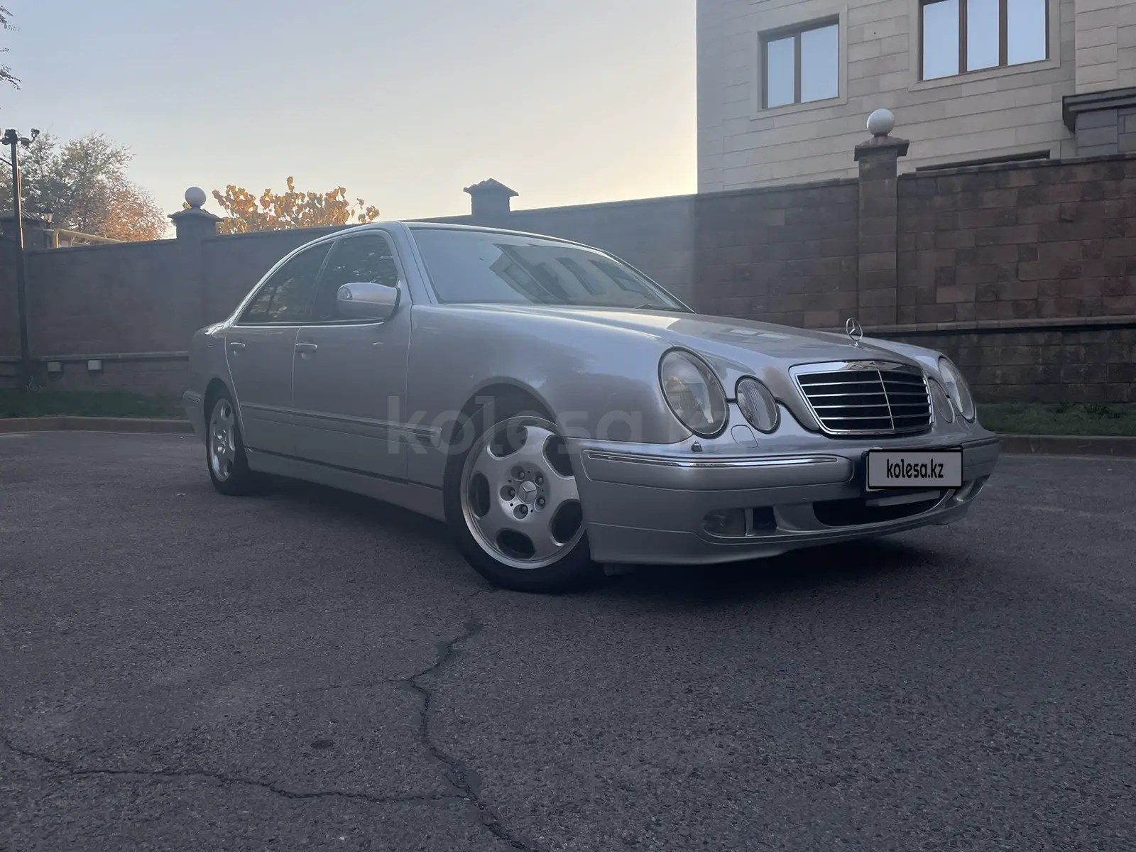 Продажа Mercedes-Benz E 430 2001 года в Алматы - №160522082: цена 17000000₸. Купить Mercedes ...