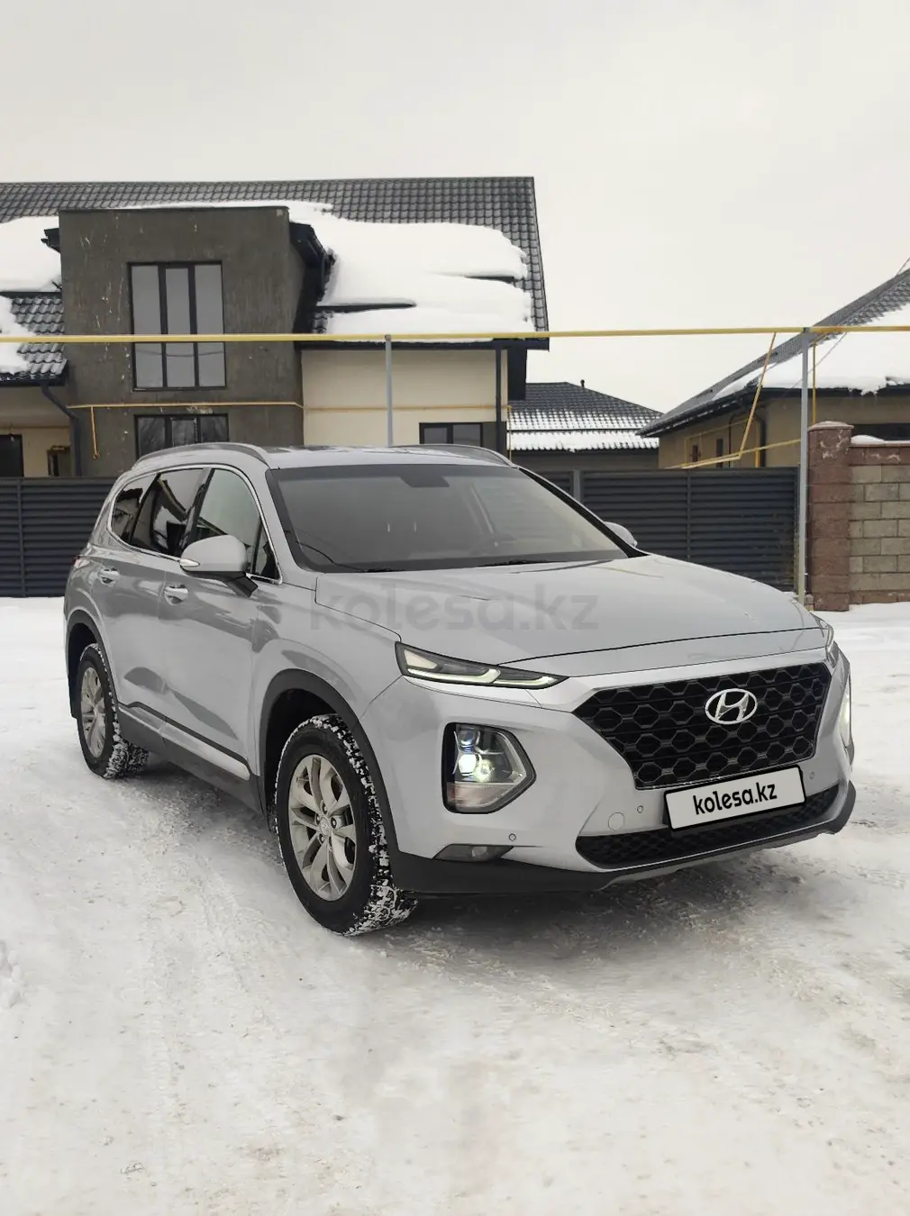 Продажа Hyundai Santa Fe 2020 года в Алматы - №181717822: цена 13900000₸. Купить Hyundai Santa ...