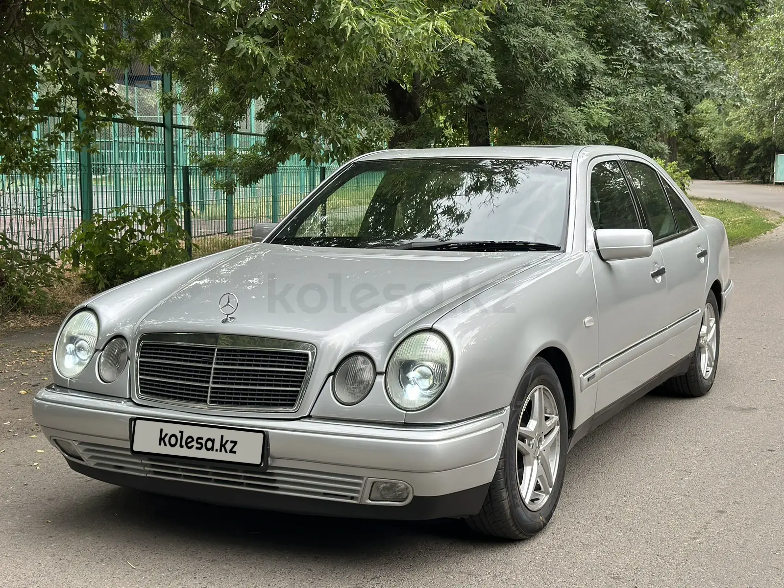 Продажа Mercedes-Benz E 280 1998 года в Алматы - №172256961: цена ...