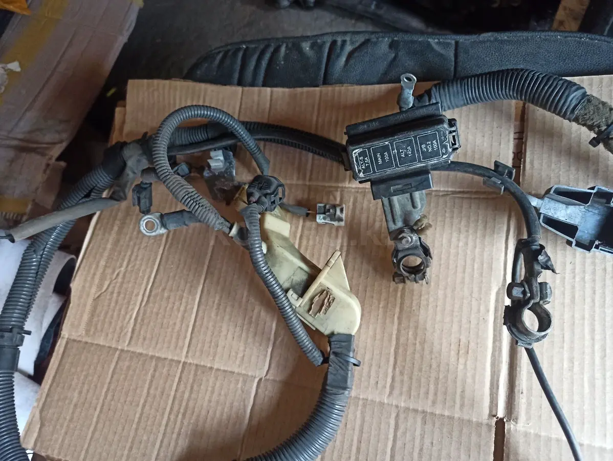 Клемма аккумулятора блок предохранители реле схема land cruiser 100 в ...