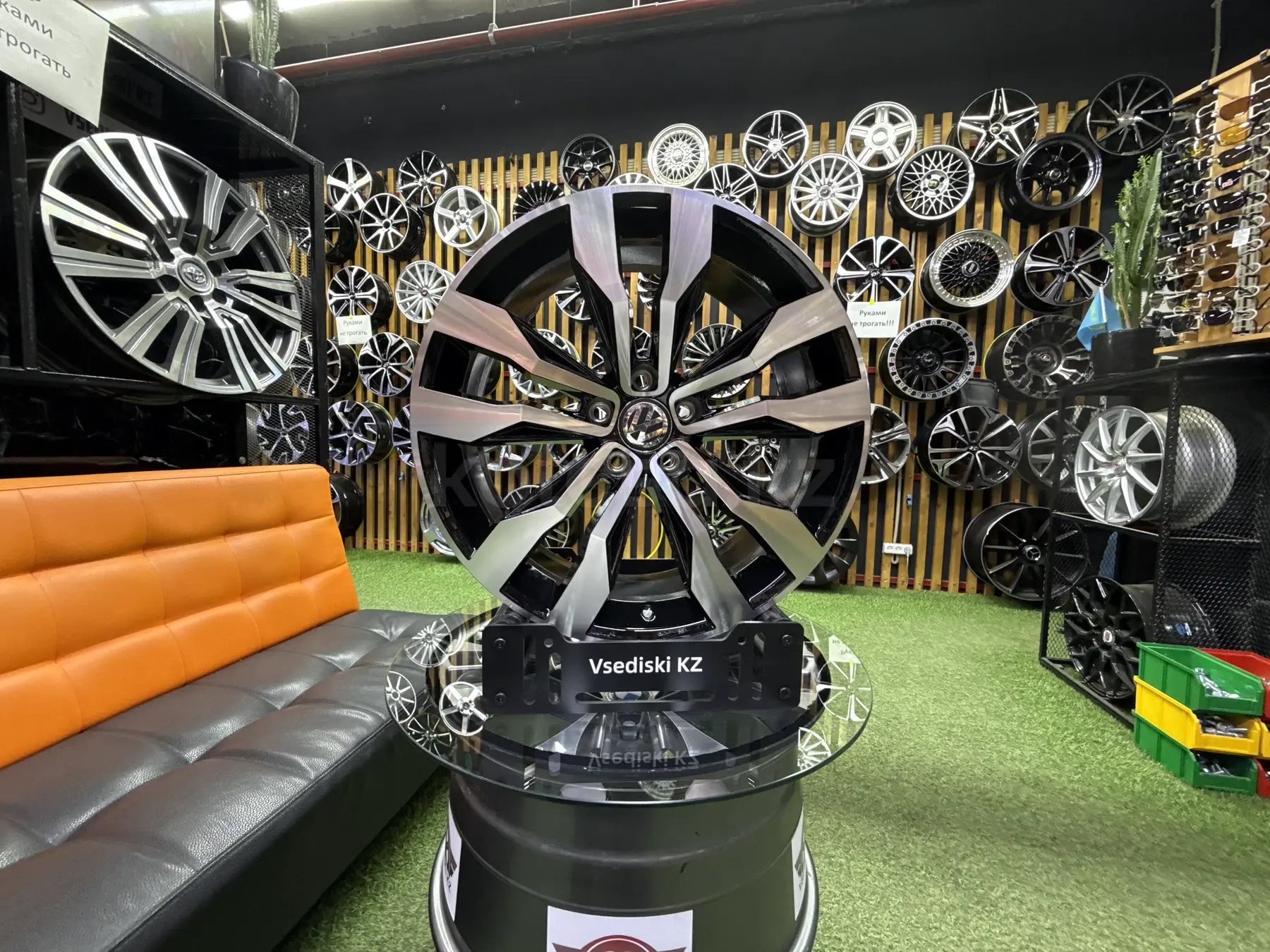 Диски Volkswagen R-19*5*112 в наличии Astana в Астане — объявление №144058967: диски на Колёсах