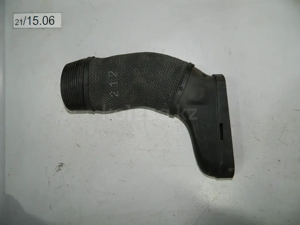 Воздухозаборник в Алматы - №122717396: купить запчасти на Колёсах