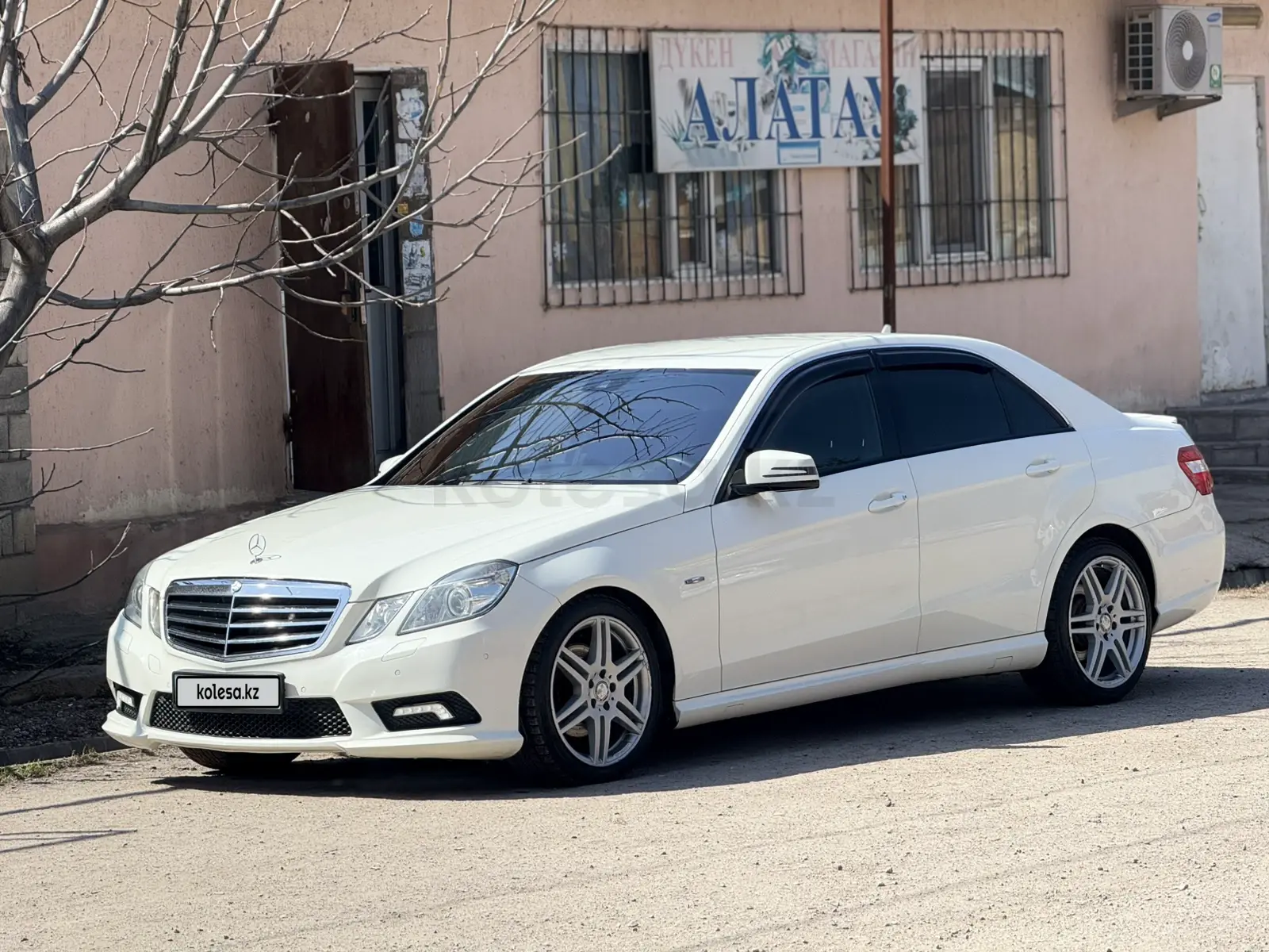 Продажа Mercedes-Benz E 200 2012 года в Алматы - №185078276: цена 11000000₸. Купить Mercedes ...