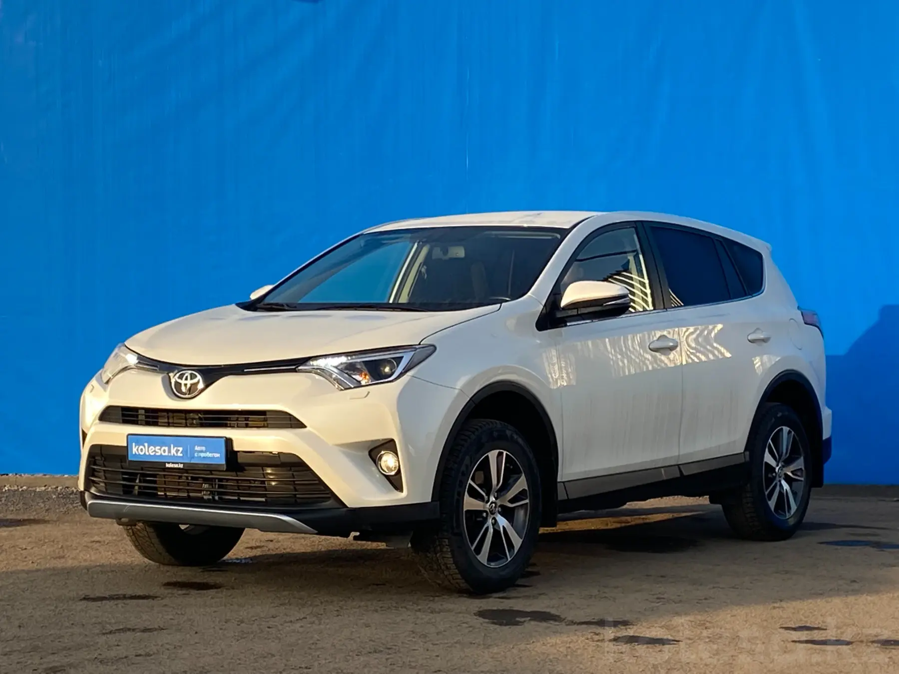 Продажа Toyota RAV4 2016 года в Алматы - №162653440: цена 9340000 ...