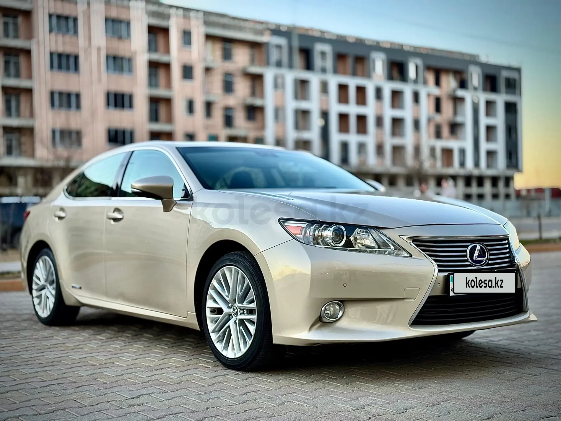 Продажа Lexus ES 300h 2012 года в Актау - №182091790: цена 11500000 ...