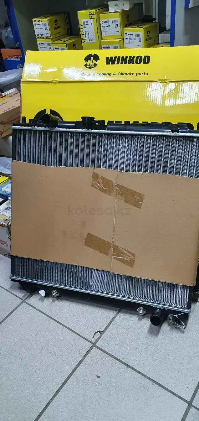 Радиатор охлаждения двигателя на Mitsubishi Pajero Sport 4M40 фирма ...