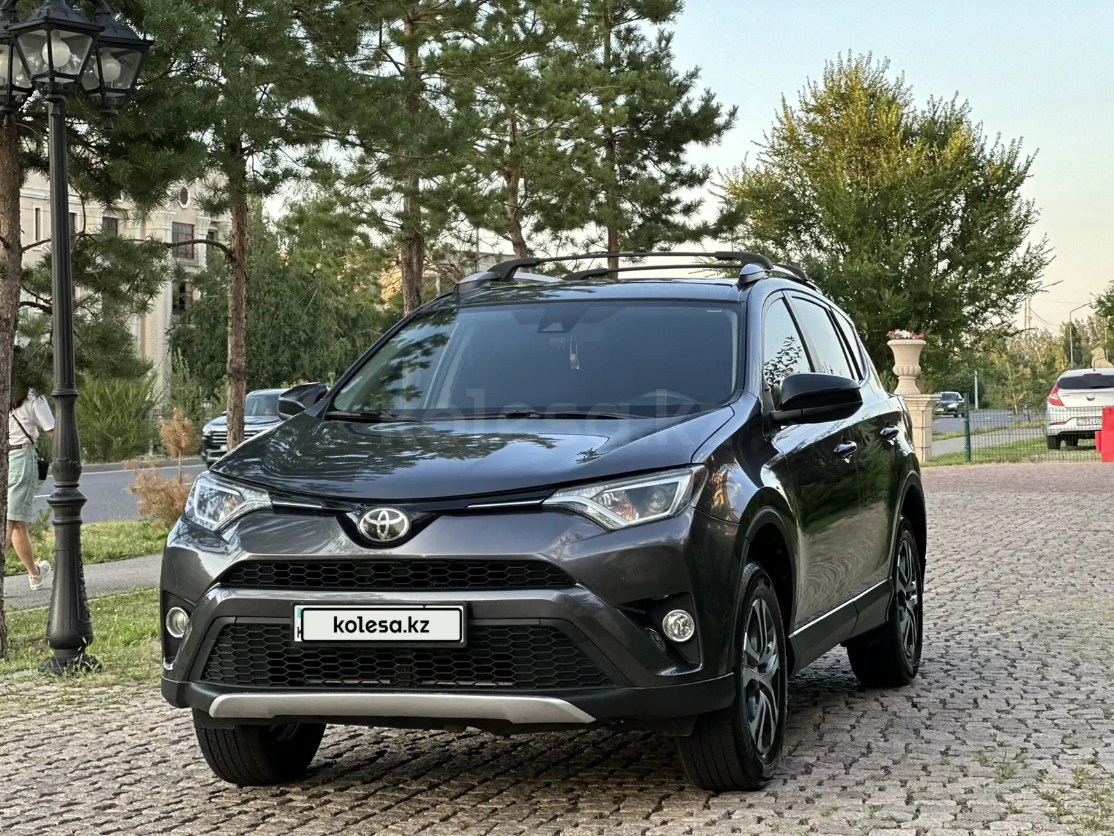 Продажа Toyota RAV4 2017 года в Алматы - №175346850: цена 11500000₸. Купить Toyota RAV4 — Колёса