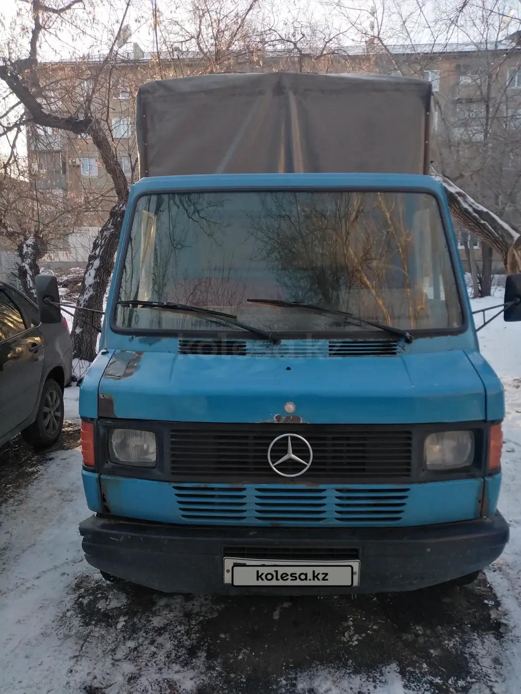 Продажа бортовых Mercedes-Benz 210 D 1992 г. в Усть-Каменогорске ...