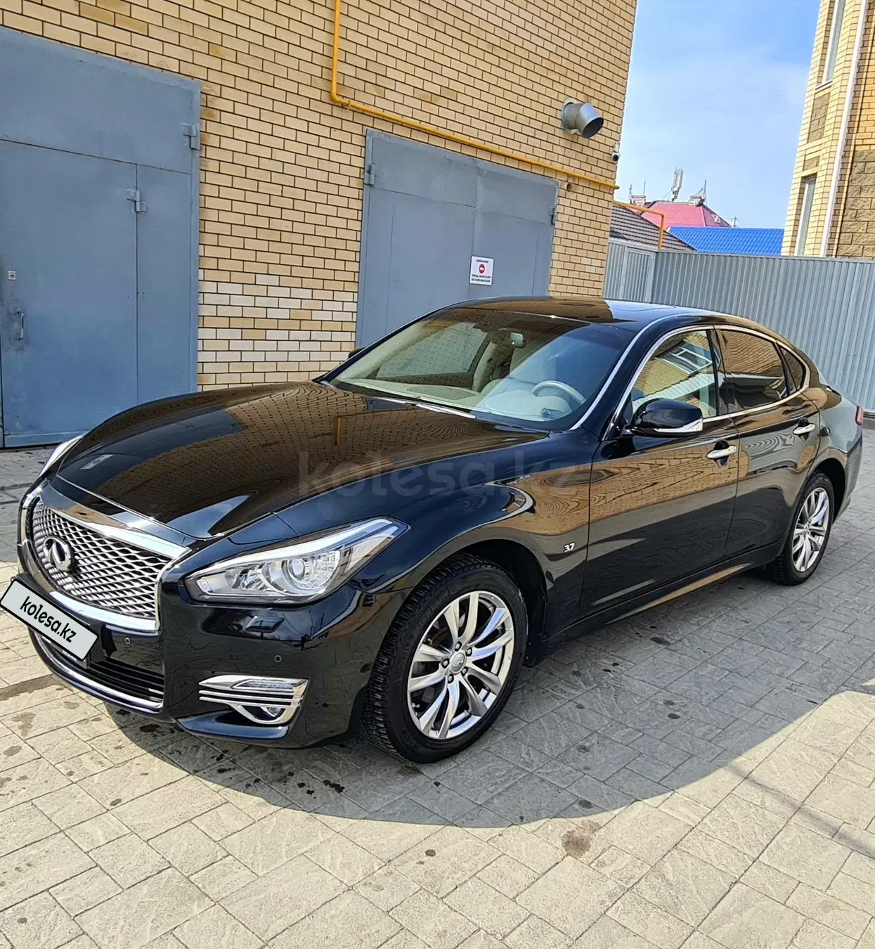 Продажа Infiniti Q70 2015 года в Актобе - №152580305: цена 17500000₸. Купить Infiniti Q70 — Колёса