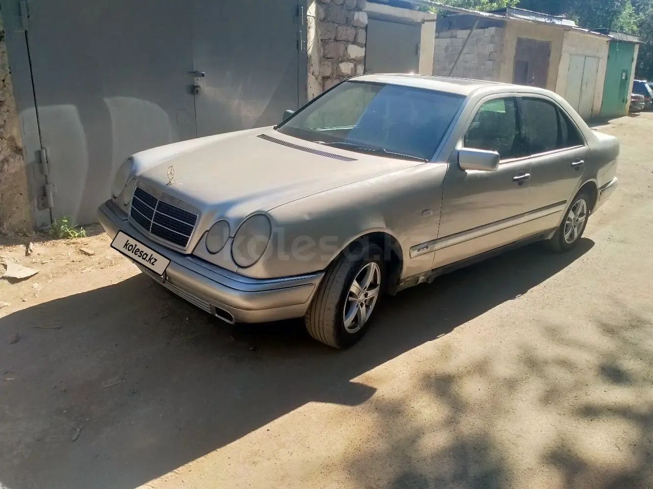 Продажа Mercedes-Benz E 230 1996 года в Жезказгане - №172346173: цена ...