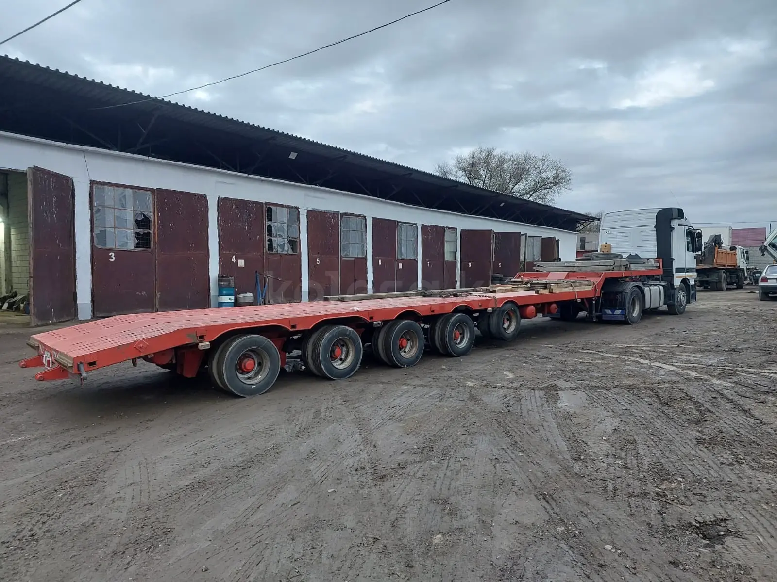 Продажа тралов Goldhofer 2000 года в Байсерке - №164940718. Купить Б/у Goldhofer — Колёса